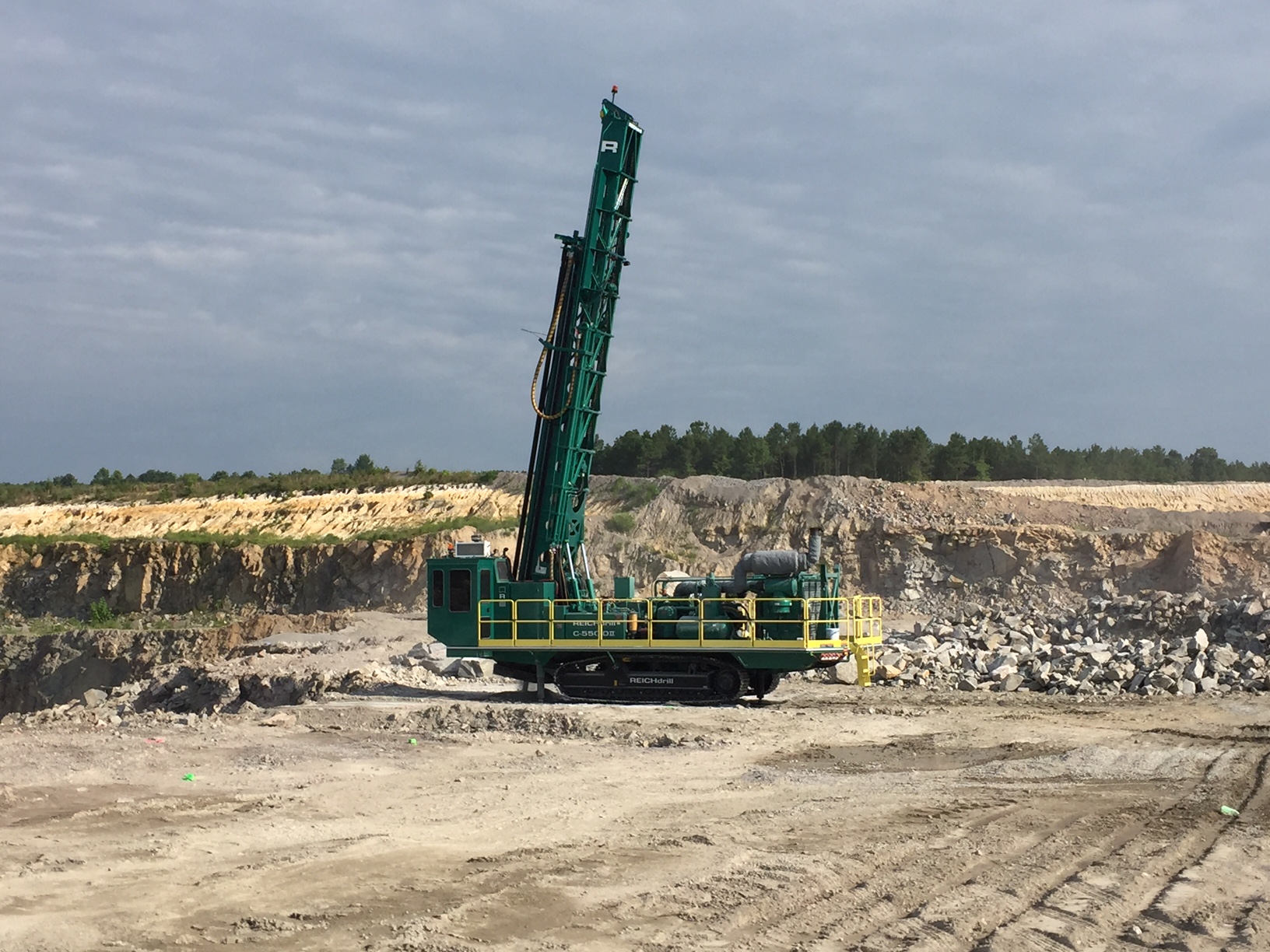 Thiết bị khoan xoay cầu Reichdrill tại thị trường Việt Nam